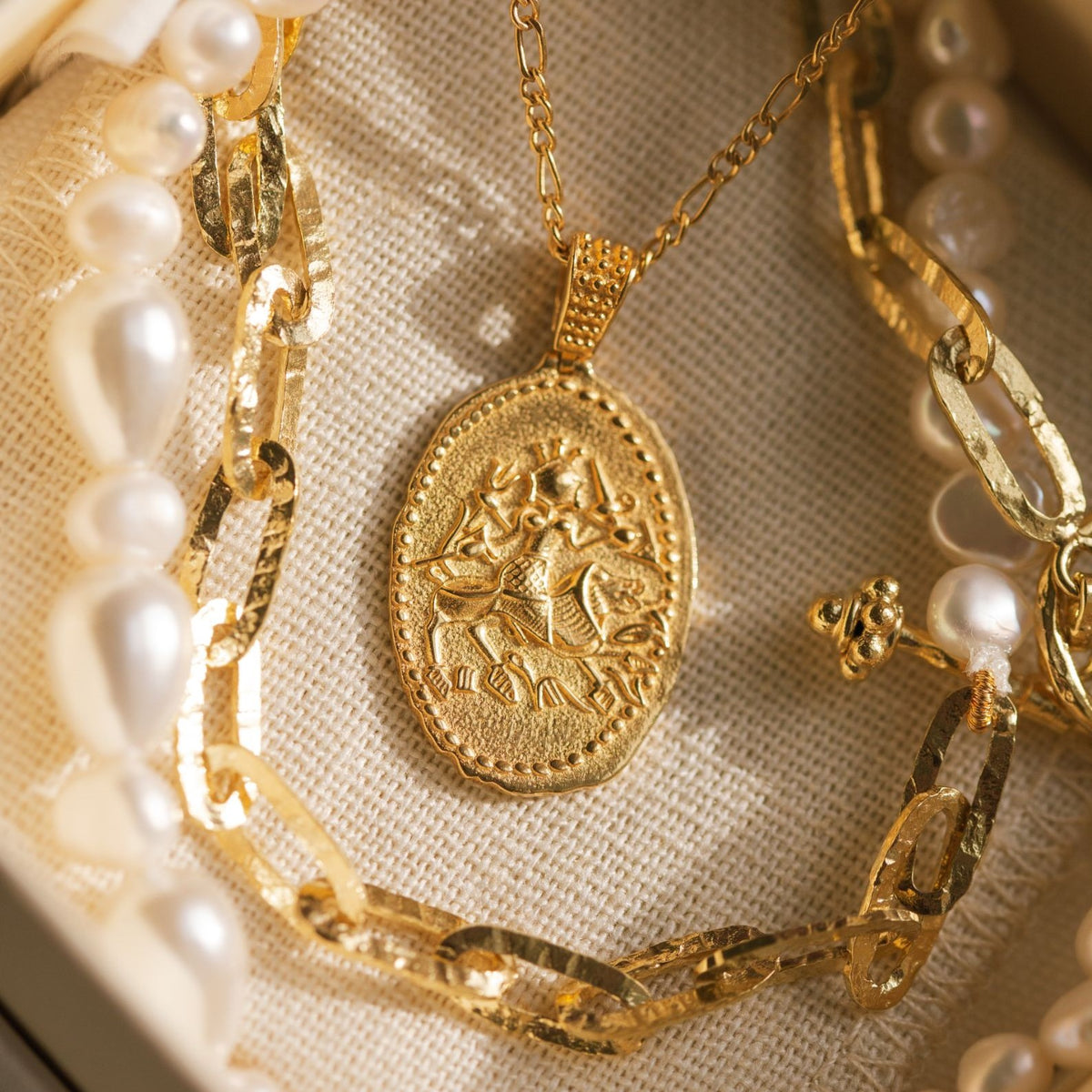 Baby Courage Pendant Gold Vermeil – Loft & Daughter